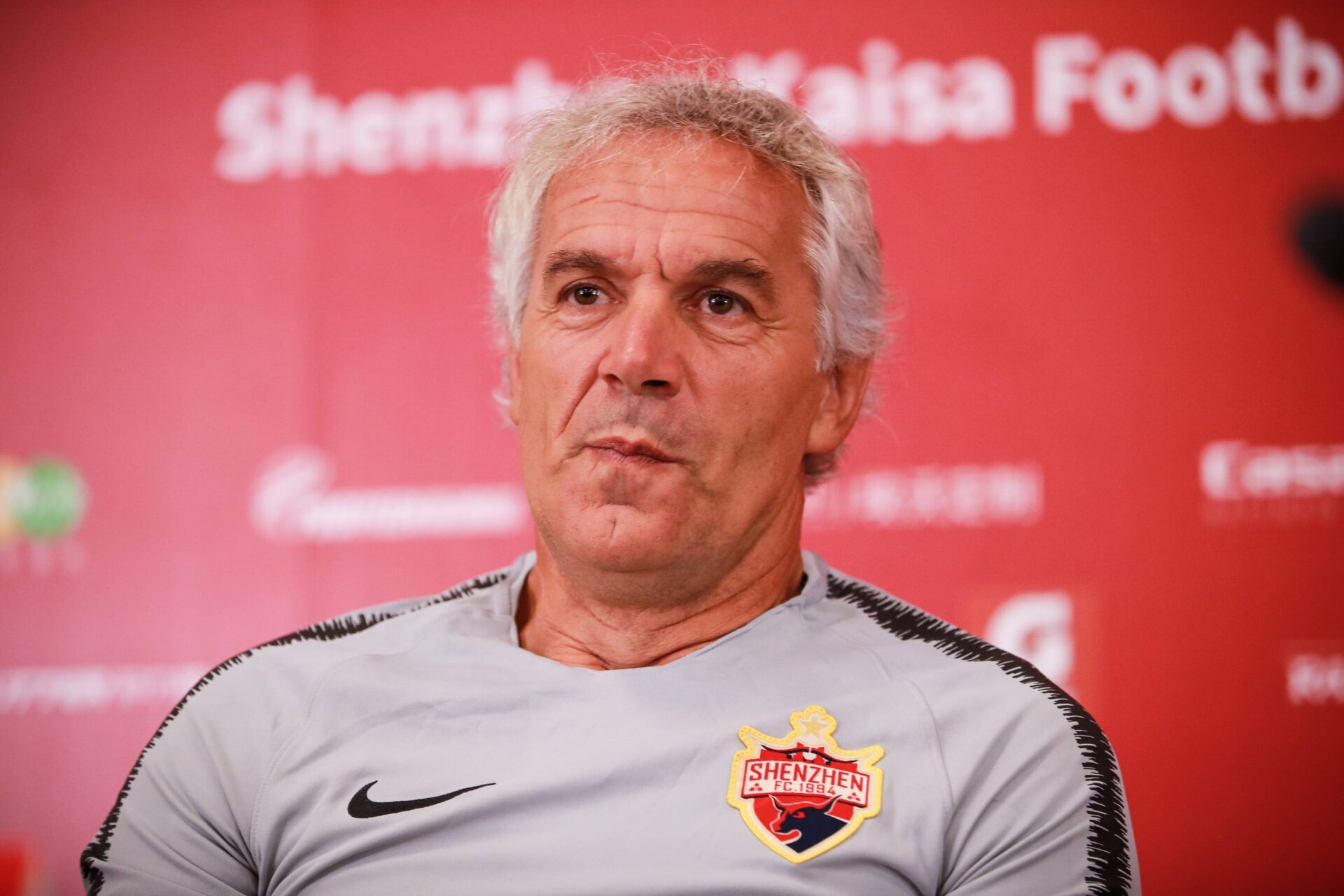 Roberto Donadoni: "Milan da scudetto. Ibra con Giroud? La vedo dura"