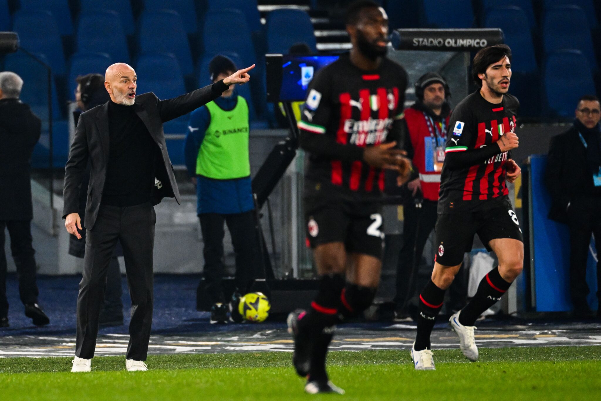 Jake La Furia Milan - Nel singolo “Gli Anni D’Oro”, l’omaggio alla sua ...